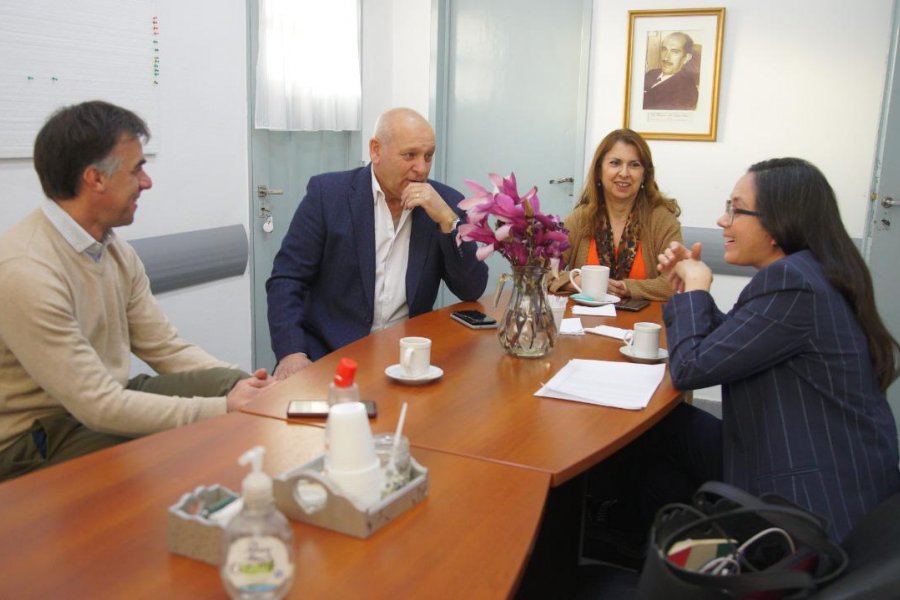 PAMI fortalece económicamente el Hospital de General Roca – Panorama ...